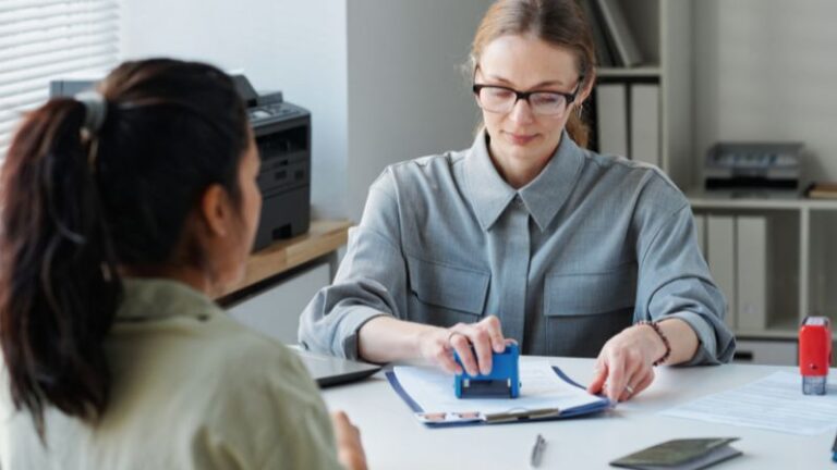 Visados de trabajo en España: tipos, requisitos y solicitud